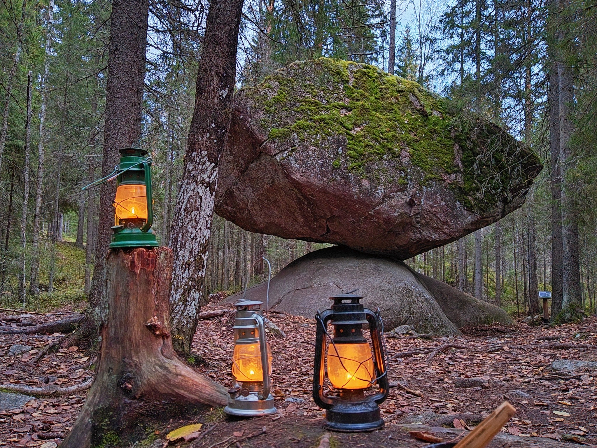 Kummakivi: Finland’s Mysterious “Strange Rock” That Defies Gravity - Revlox